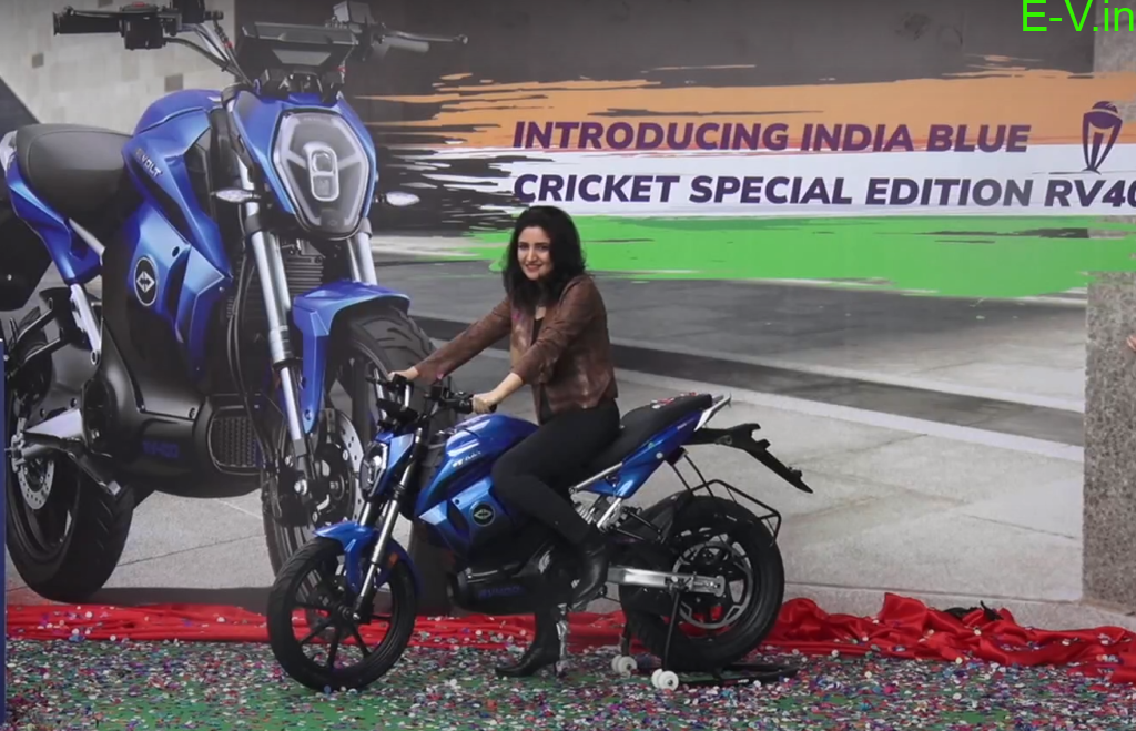 Electric bike with 'India Blue' Cricket theme from Revolt Motors ...